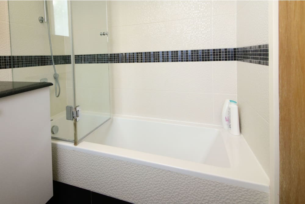 4 Bedroom Rachel Imenu - Apartment View - Rentals of Distinction